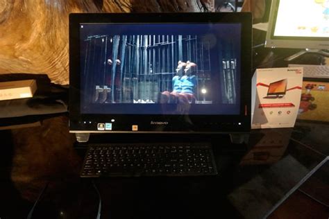 Mengintip Jajaran Komputer All In One Layar Sentuh Lenovo Yangcanggih Com