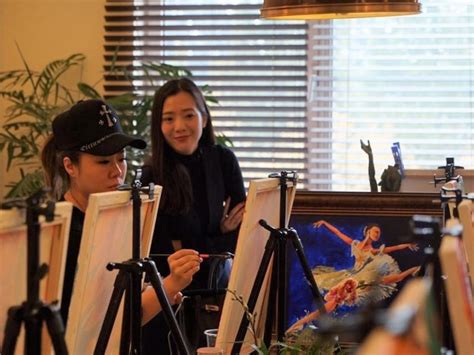 【跨界】 明星刘妍希与爱莎公主跨界合作佛洛菈 站酷zcool