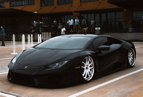 Lamborghini Huracan Black Wallpaper
