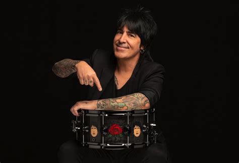 Drum Workshop Inc Rinde Homenaje A Alex Gonzalez De Maná Con El Lanzamiento De La Tarola Alex