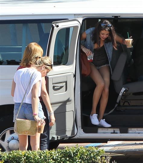 Selena Gomez Leggy Downblouse Outside A Tanning Salon In Florida Porn