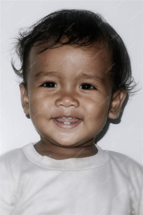 Premium Photo Portrait Of Cute Girl Smiling