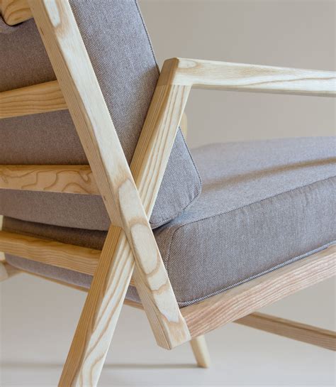 Крісло Фист з мякими подушками Купити деревяне крісло Фист з ясеня в інтернет магазині Бамбетель