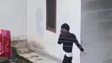 Ketahuan Ngintip Di Kos Kosan Perempuan Pria Ini Nekat Lompat Dari Lantai Dua Kaskus