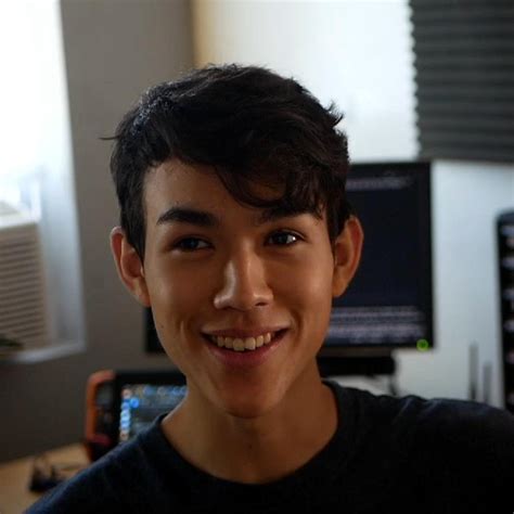 Headshot Alexlyndthumbnail Hackaday