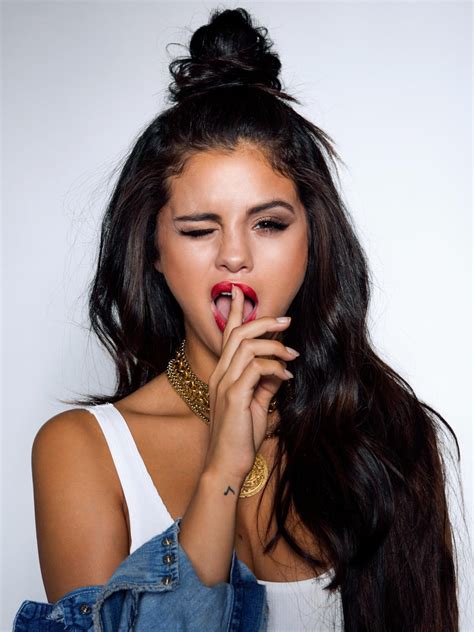 Selena Gomez R Selenagomezhot