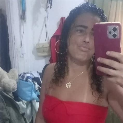 Isabelle Felipe Isabelle03040511 • Threads Say More