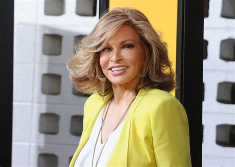 Raquel Welch Hollywood Sex Symbol Of The 60s And 70s Dies At 82