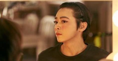 여장한 조정석 웃길 준비 완료…파일럿 보도 스틸 공개