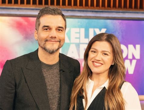 Wagner Moura Samba No Programa De Kelly Clarkson Ao Divulgar O Agente