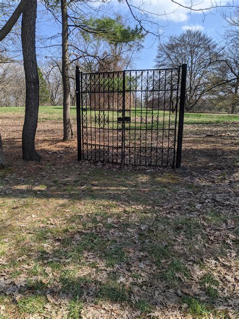 Beautiful Gate Too Bad They Cheaped Out On The Fence Ruselessgates