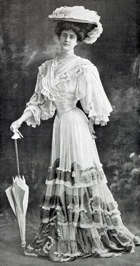 Les Modes Revue Mensuelle Illustrée Des Arts Décoratifs Appliqués à La Femme Mode Des Années