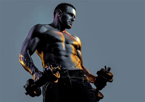 Sexy Muskulöser Körper Starker Fitter Mann Der Mit Hanteln Trainiert