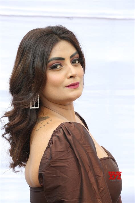 Actress Twinkle Kapoor Glam Stills From Reddys Multiplex Movies Pvt