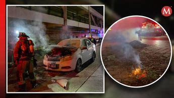 Auto Pasa Sobre Cartulinas Del 8m En Llamas Y Se Incendia En Tijuana