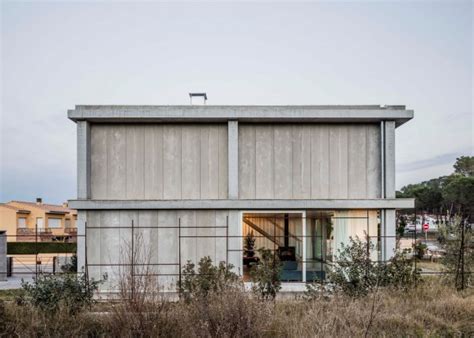 Casa 1217 By H Arquitectes Has Rooms That Can Be Outdoors