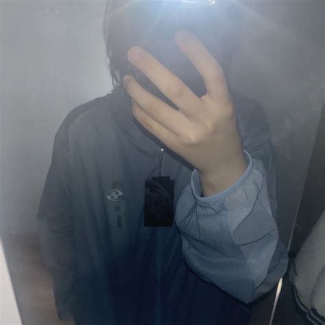 주머니에 손을 넣으면 추욱 처져요 Kream