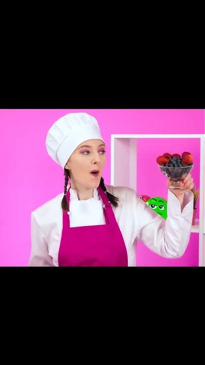 요리사가 디저트를 준비하고 있습니다 Youtube