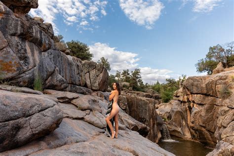 Honey Lark Boudoir Outdoor Boudoir Photographers