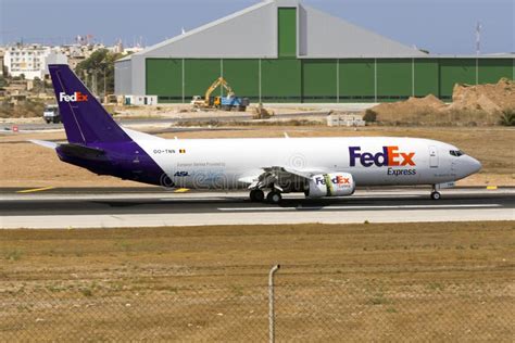 Cargo 737 Landing Editorial Photo Image Of Transport 98865666