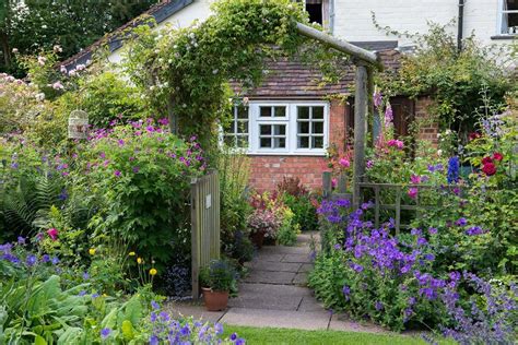 English Cottage Garden Flowers English Cottage Garden Design Ideas