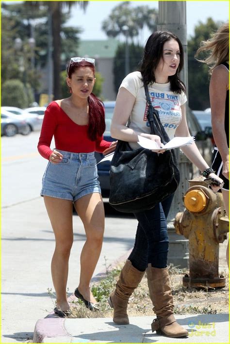 Elizabeth Gillies And Ariana Grande