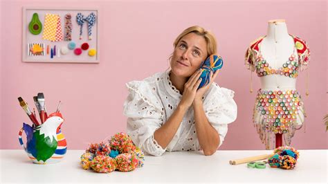 Online Course Upcycling Transforme Suas Roupas From Domestika Class