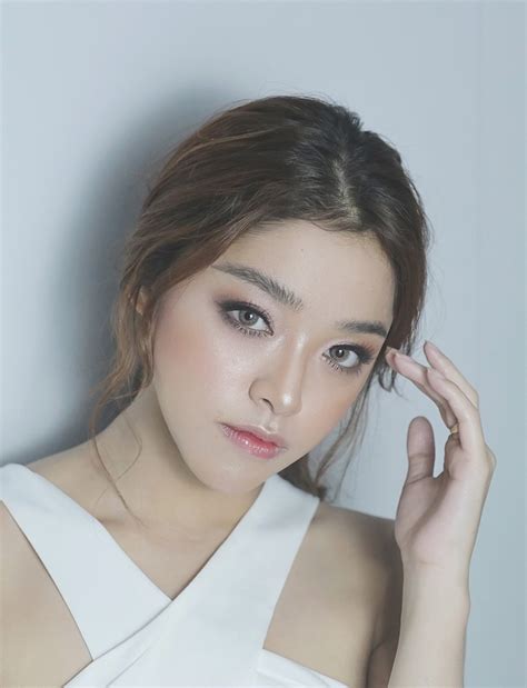 លើកទី១ប៉ះគ្នា រ៉េត ស៊ូហ្សាណា និងសុវត្ថិ មុនីនាគ រាំកាច់គ្នាឡើងឡូយ មានវីដេអូ Khmerload