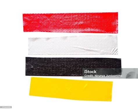 흰색 배경에 빨간색 회색 검은 색 노란색 스티커 테이프의 집합입니다 찢어진 수평 및 다른 크기의 끈적 끈적한 테이프 접착제 조각 빨강에 대한 스톡 사진 및 기타 이미지