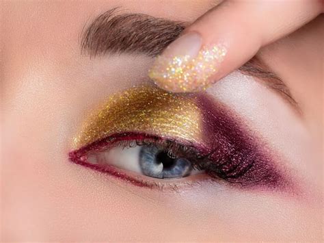 30 Stunning Glitter Eyeshadow Looks To Ring In The New Year A Beauty Edit