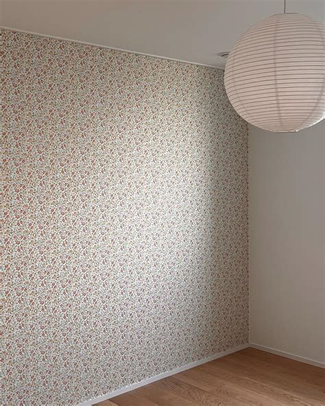 디자인밀크빌라 인테리어 홈스타일링 입주 후 들어올 베드와 캐노피 패브릭에 맞추어 최소한으로만🫧 Instagram