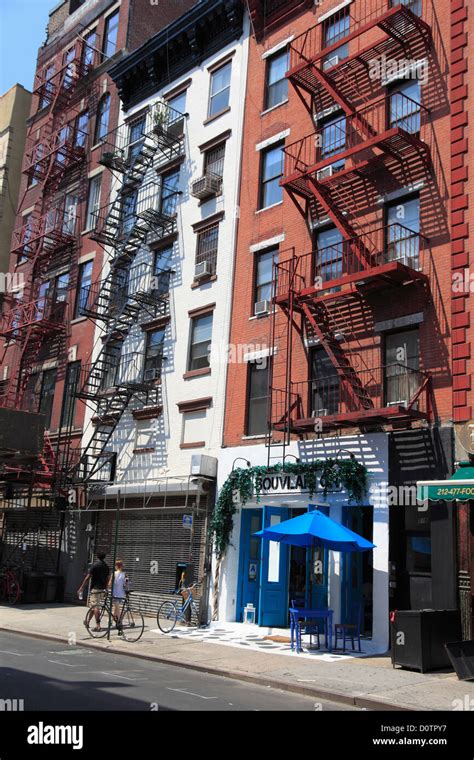 Street Scene Lower East Side Manhattan New York City Usa Stock