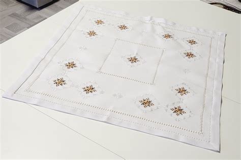 Вишита серветка ручної роботи на панамі розміром 650 650 продаж ціна у Івано Франківській