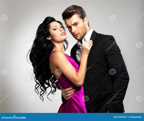 Retrato De Pares Hermosos Jovenes En Amor Imagen De Archivo Imagen De Pelo Lazo