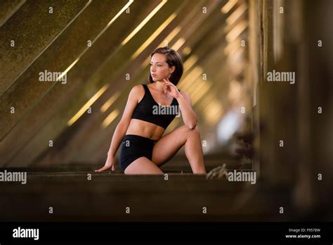 Jugendliches M Dchen Bh Fotos Und Bildmaterial In Hoher Aufl Sung Alamy