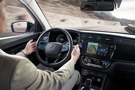 쌍용차 코란도 이모션 3월 출시가격 4057만원부터 모터그래프