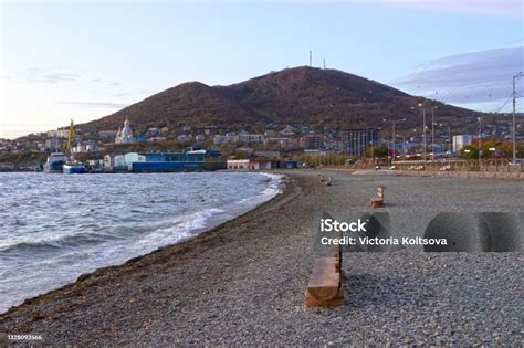 페트로파블로프스크 캄차츠키 해안선과 함께 하는 풍경 0명에 대한 스톡 사진 및 기타 이미지 0명 가을 계절 Istock