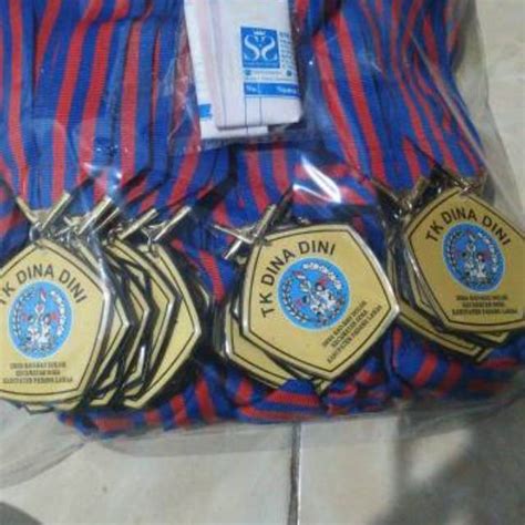 Jual Wisuda Tk Kelulusan Tk Perpisahan Tk Shopee Indonesia