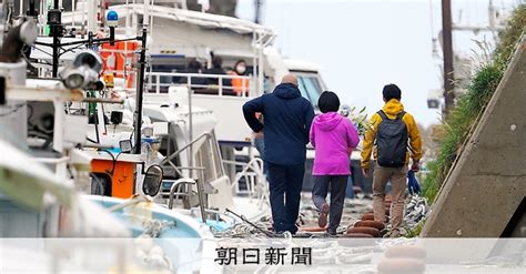 捜し続ける、会えるまで 観光船沈没1カ月、船体引き揚げ再開：朝日新聞