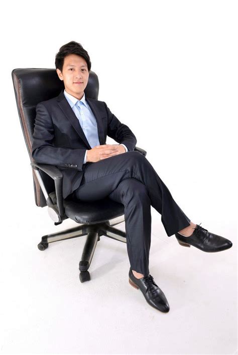 이해안되는것 중 하나가 이런 다리꼬기 하면 싸가지없다라고 생각한다는거  Mlbpark