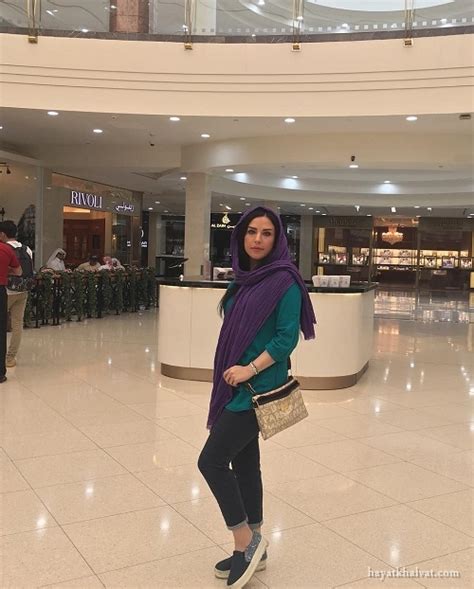 لادن سلیمانی ، مادر جوان و زیبای هانیه غلامی بیوگرافی و عکس های جدید حیاط خلوت