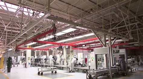 Ажилтнуудаа зайнаас ажиллахыг зөвшөөрдөг компаниудын ашиг орлого ажлын байрны ирцийг илүү нарийн