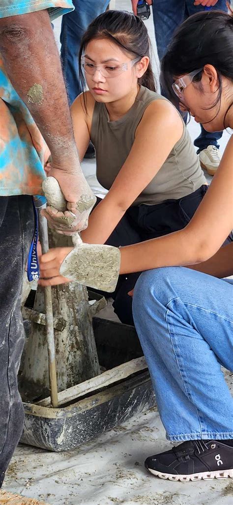 A Concrete Foundation For Success In One Unusual Fgcu Classroom Fgcu 360