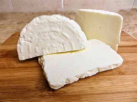 Адыгейский сыр на сыворотке | Food, Recipes, Diy cheese