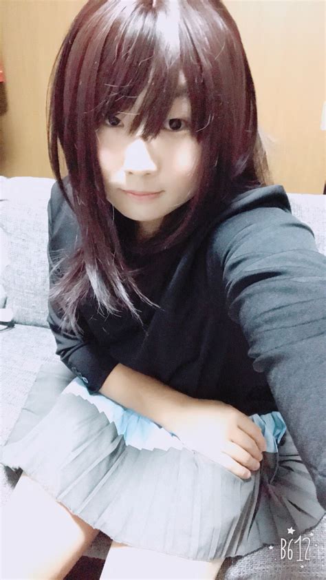 【18歳～20代女装娘エロ画像】勃起したペニクリをドアップで突き出して丸出しにする姿がエッチ過ぎる男の娘 けんちゃん 18歳～20代