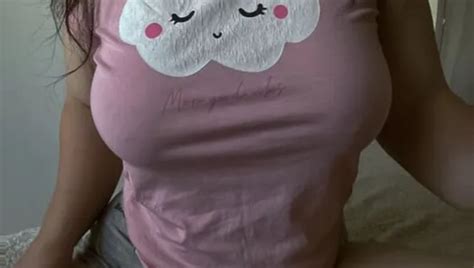 Blonde Milf Kitty Queen Shaking Her Botty Ass Spread Titty Drop And