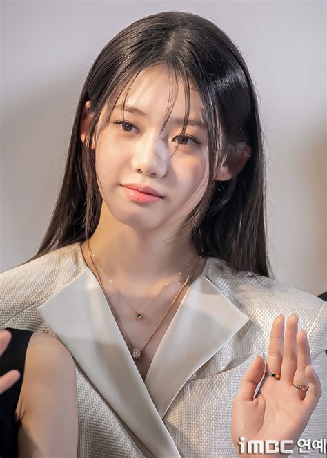 [포토] 베이비몬스터 로라 안녕하세요