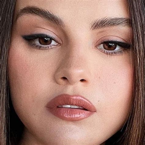 Selena Gomez Close Up Makeup