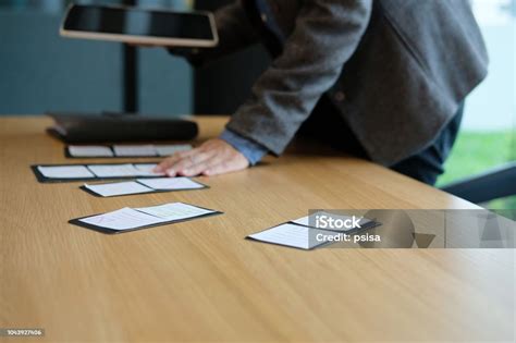 사용자 경험 작업 영역입니다 타블렛 레이아웃 Ux 디자이너 책상입니다 모바일 응용 프로그램을 계획 하는 Ui입니다 개발에 대한