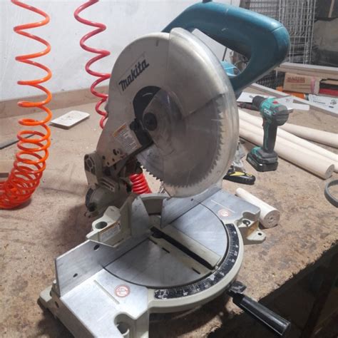 فارسی بر ماکیتا ۱۰۴۰ تخته